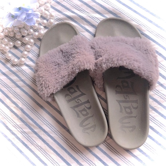 Mad Love | Shoes | Mad Love 9 Phoebe Mod Faux Fur Grey Slides Slippers ...
